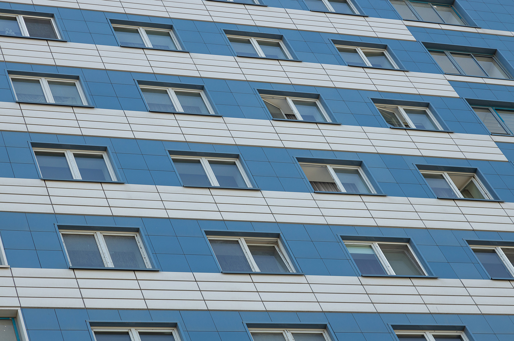 Safety concerns: The issue of windows falling off in newly recladded ...